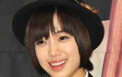 넥타이로 포인트를 준 여자 연예인들 | 네이트 판