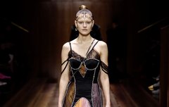 버버리 19FW 2월 컬렉션 | 네이트 판