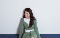 지예은, '171cm 49kg'이라더니…한뼘 초미니로 드러낸 비현실적 각선미 [화보] | 네이트 판