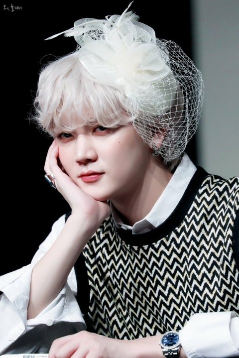 Choi Minki looks like an angel with his ice blonde hair ~ pannatic
