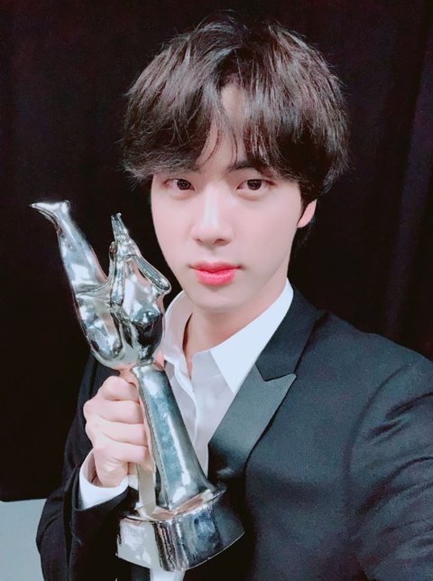 Whoa.. BTS' Jin looks more beautiful than the flowers ~ pannatic